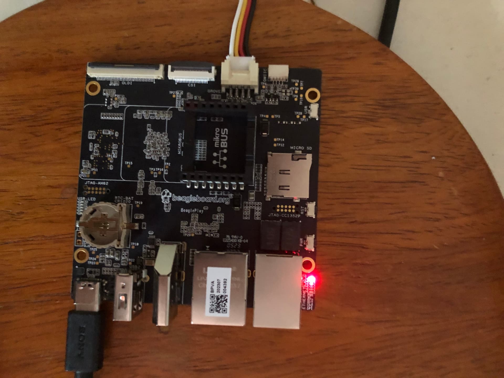 BeaglePlay does not power on anymore (quick red `PWR` led flash ...